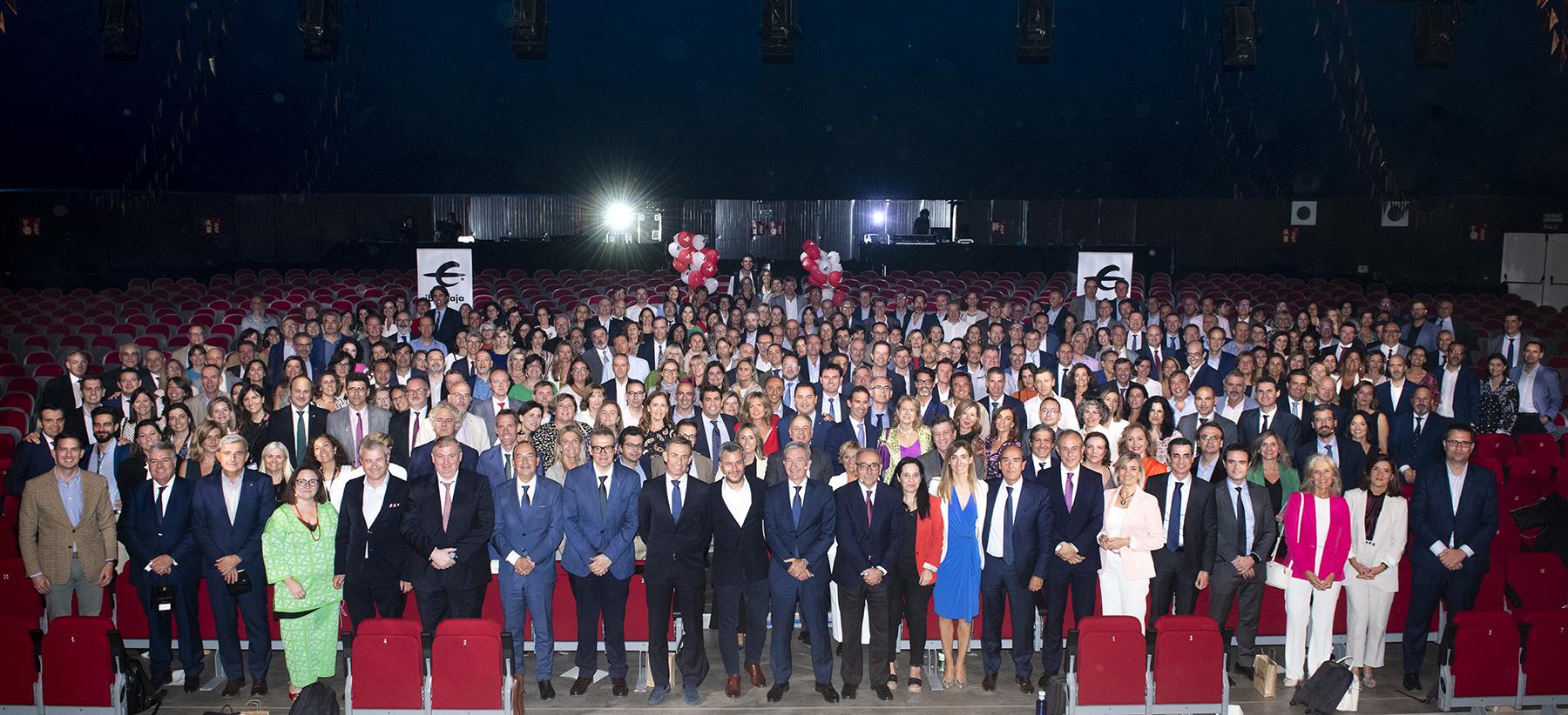 Ibercaja reconoce la fidelidad, compromiso y antiguedad de 476 ...